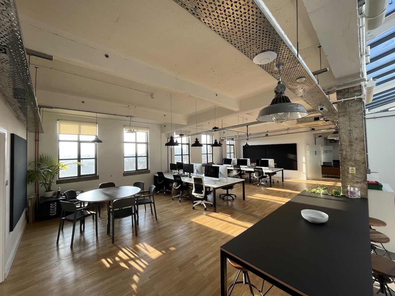 Office Location Hire For Filming & Photoshoots: Book Weekday Offices for Film & Photo Shoots London